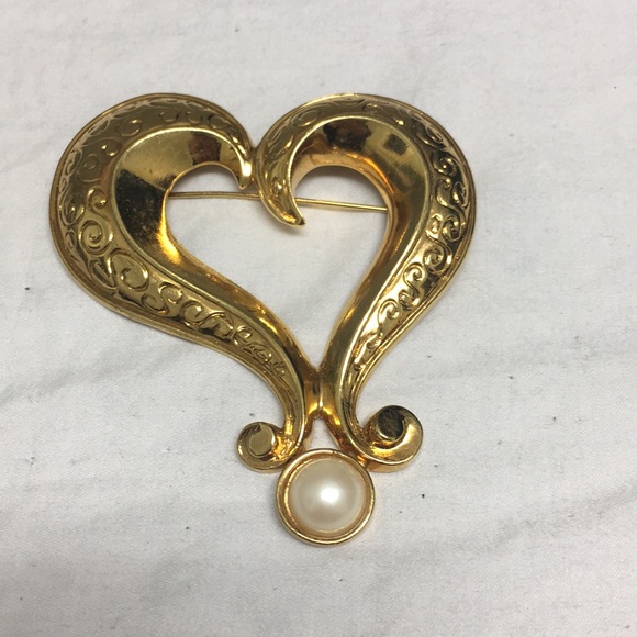 Avon | Jewelry | Vintage Avon Brooch | Poshmark